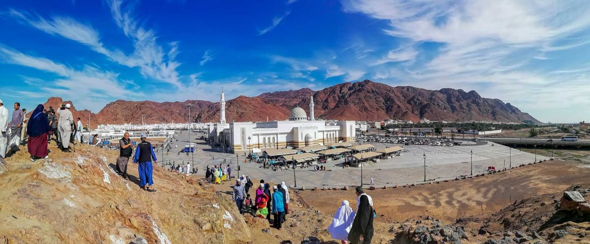 What to See at Mount Uhud: Top Historical & Pilgrim Spots