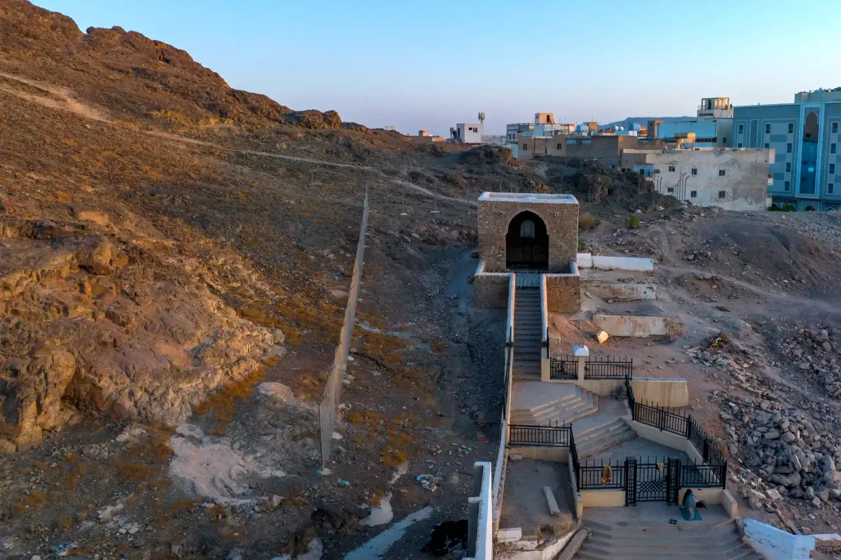 Visit Battle of the Trench Site & Nearby Seven Mosques